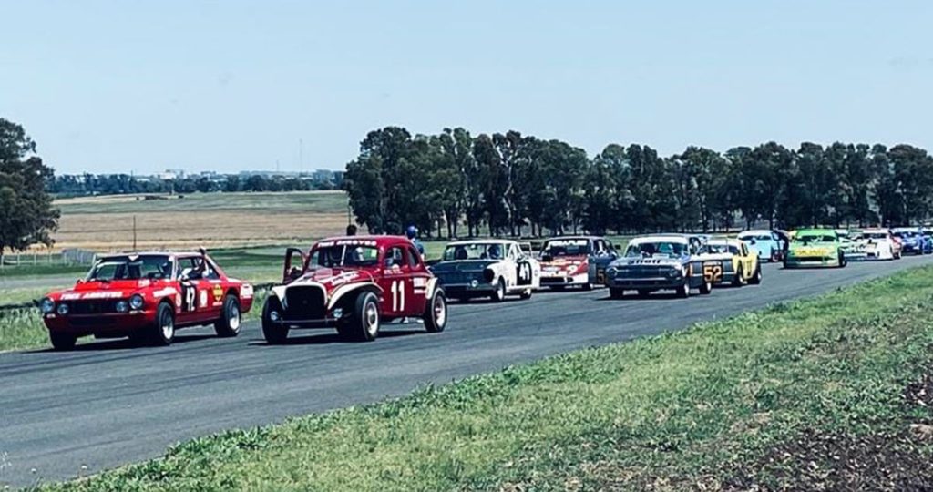 Olavarría recibe autos históricos del TC | SoloTC