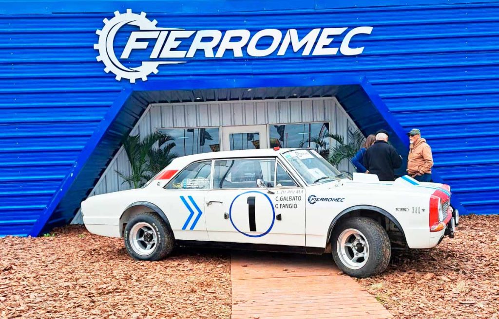 La réplica del Torino N°1 de Nürburgring, que esconde un tesoro bajo el ...